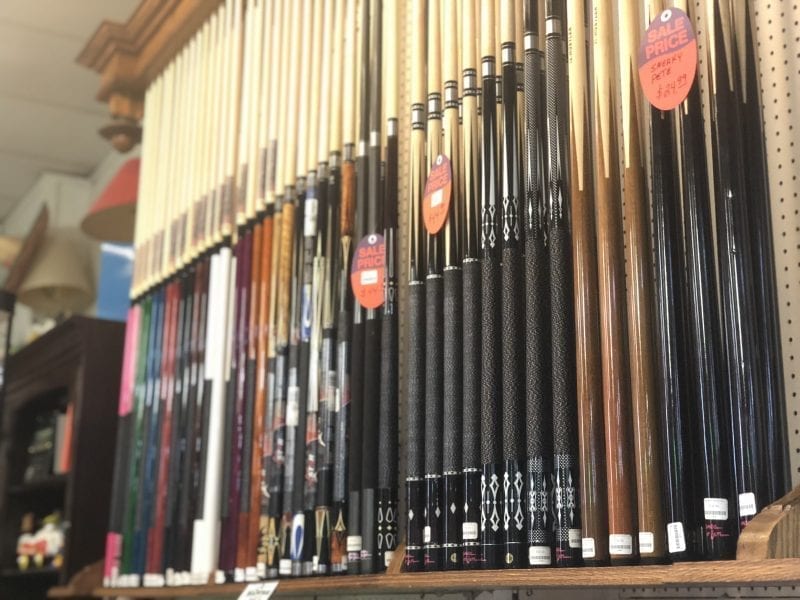 Choosing a Pool Cue | How to Choose a Billiard Cue